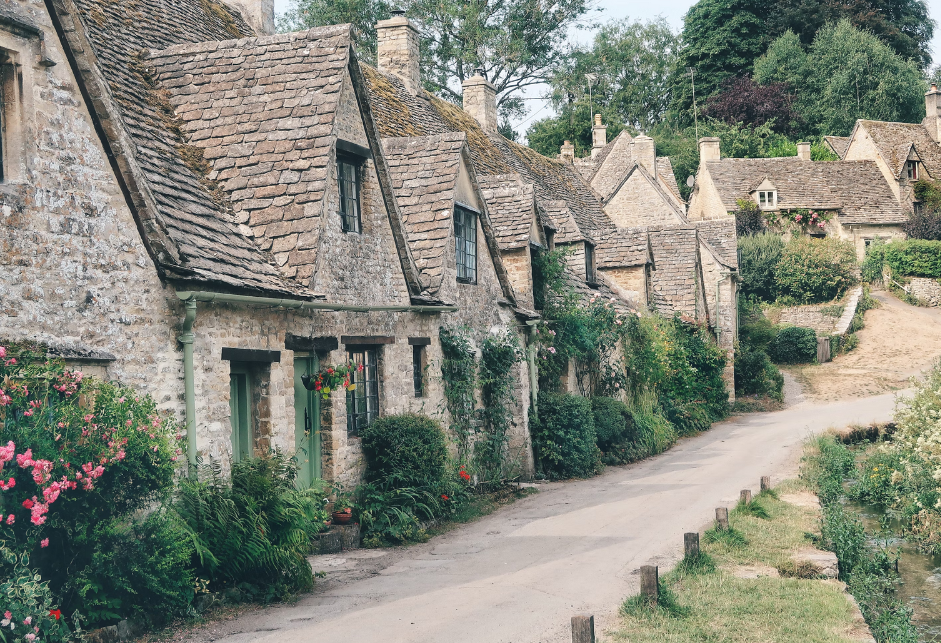 Our colours – Cotswold Hue